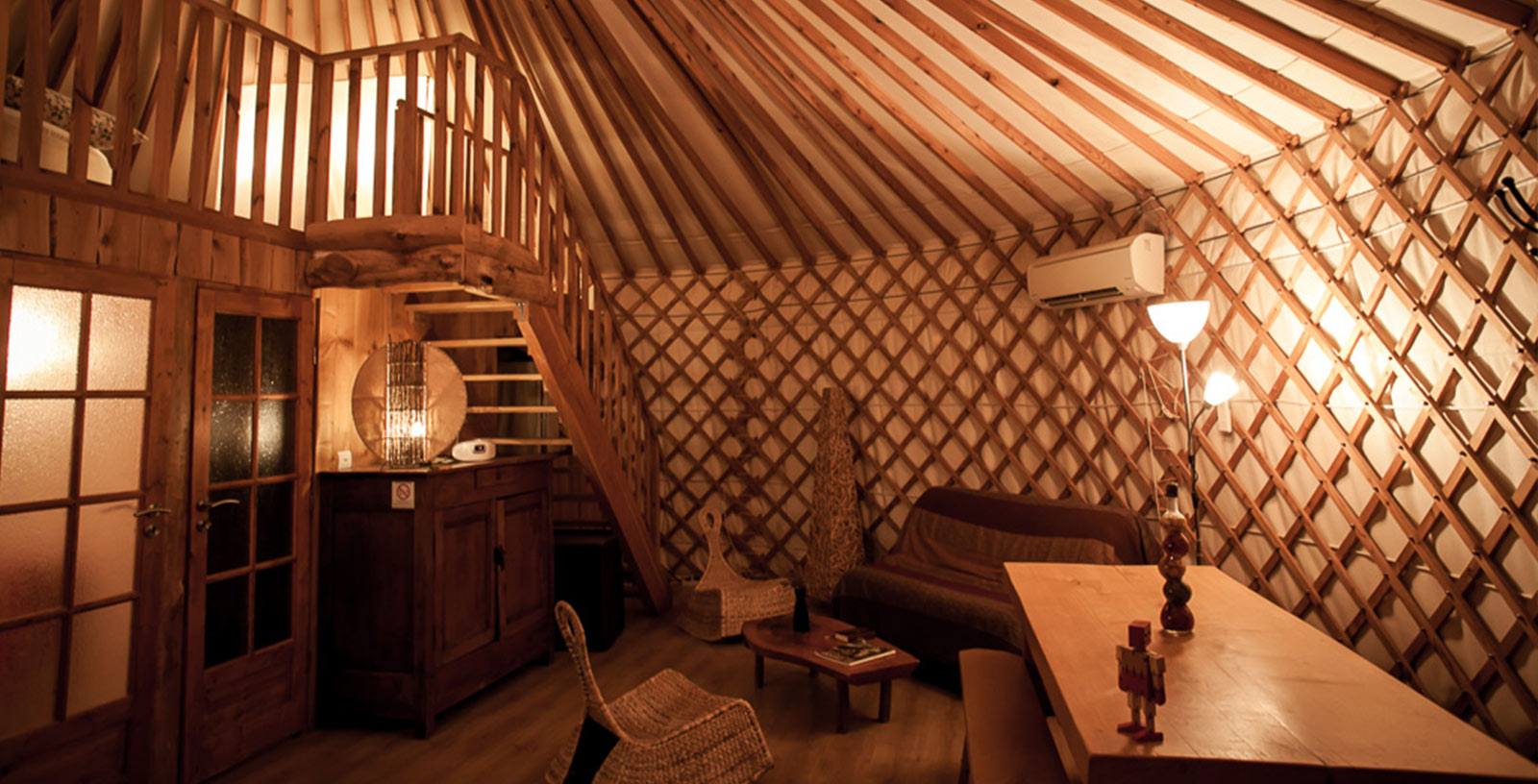 Location saisonnière de Yourte la Contemporaine dans le Cantal (15)