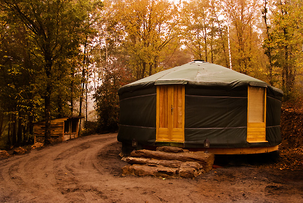 Location saisonnière de Love Yourte dans le Cantal (15) avec hammam